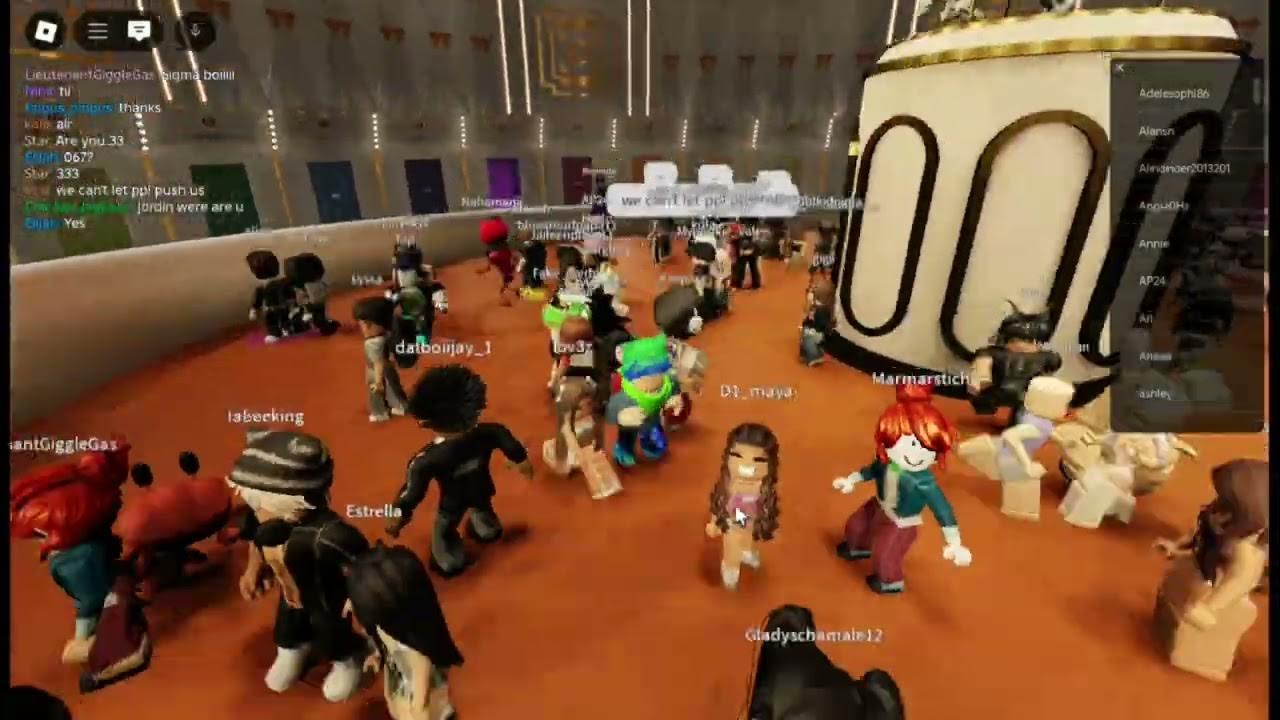 Roblox - Mingle Carousel Game - YouTube