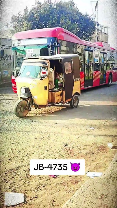 JB - 4735 🥶🤤 #karachi #funny - YouTube