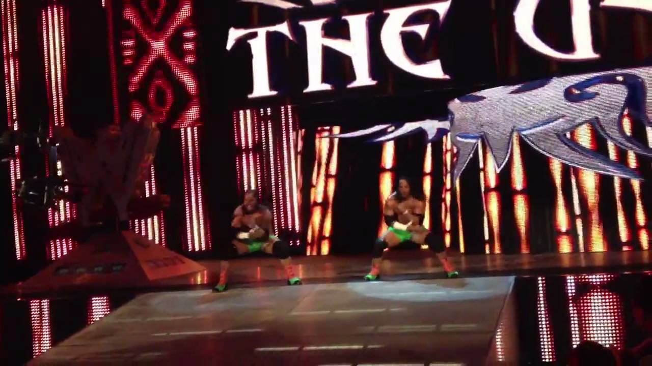 The Usos do their Samoa chant / dance - YouTube