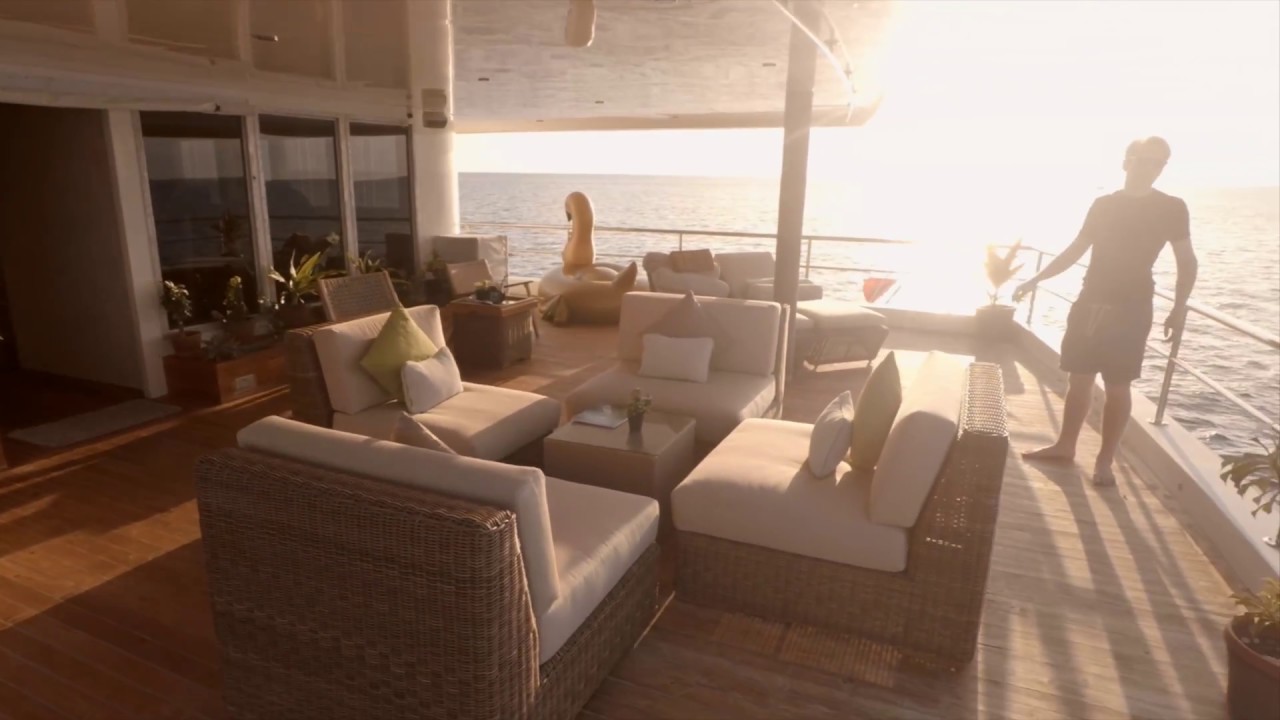 Professional SPA onboard Scubaspa Maldives - YouTube