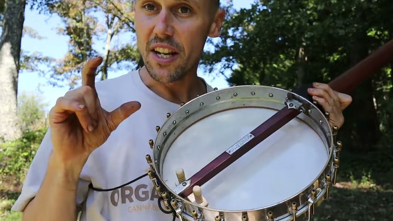 Banjo Mute by Joel Hooks - YouTube