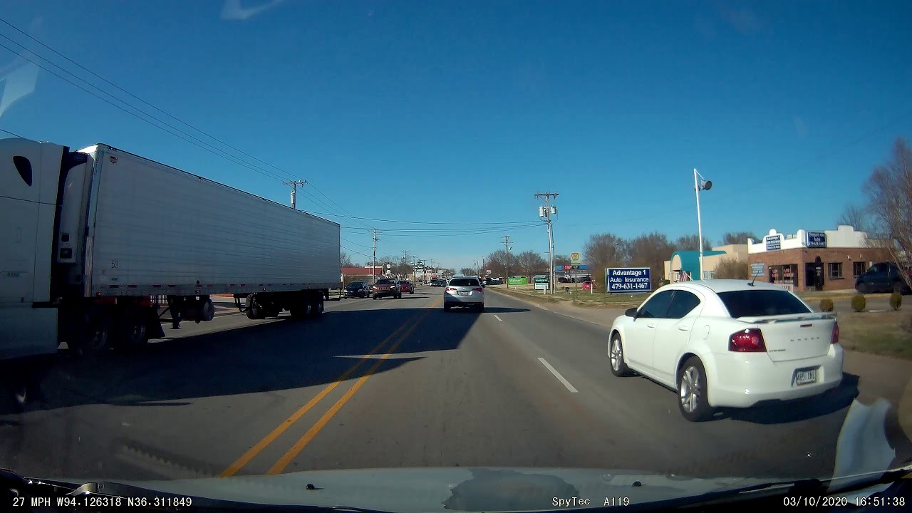 Middle lane merge - YouTube