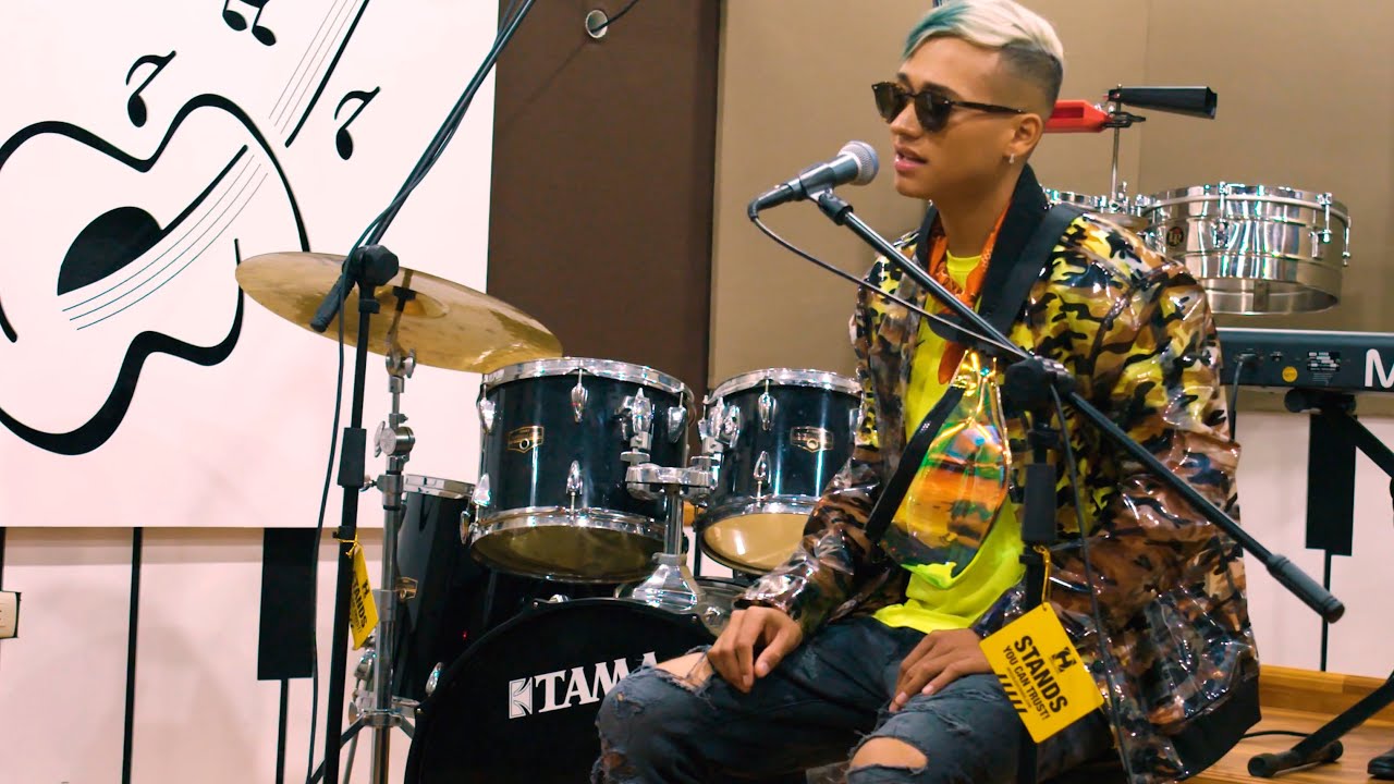 Liam Lewis - Falsas Promesas (Unplugged) - YouTube