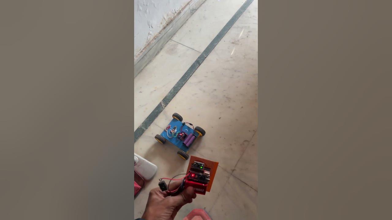 hand gesture control car. #college #project - YouTube