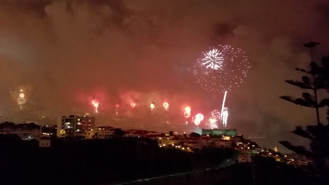 Madeira New Year 2017 fireworks - YouTube