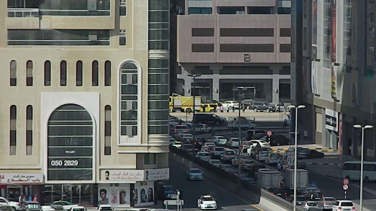 Building on Fire at Al Nahda Sharjah - YouTube