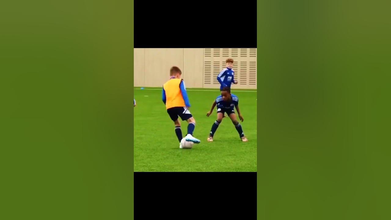 THE BEST KIDS FOOTBALL - YouTube