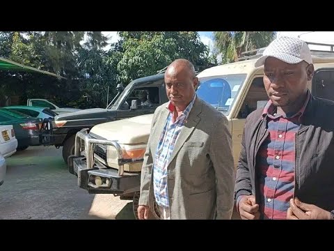 Marsabit Governor Mohamud Ali arrives at EACC office, Isiolo. - YouTube