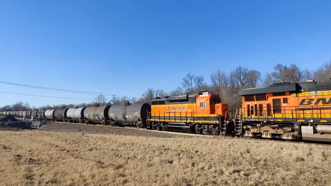 West BNSF 5265/6155/2552 "Rebuilt GP35u", Mixed Freight Train, "Cherokee Sub" Tulsa, OK, 1-23 ...