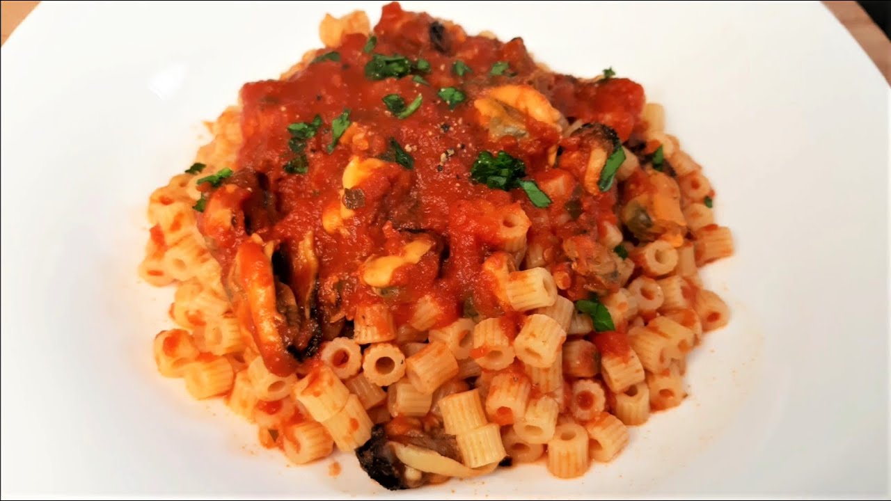 PASTA E COZZE, tubettini con le cozze, ricetta tipica tarantina, una ...