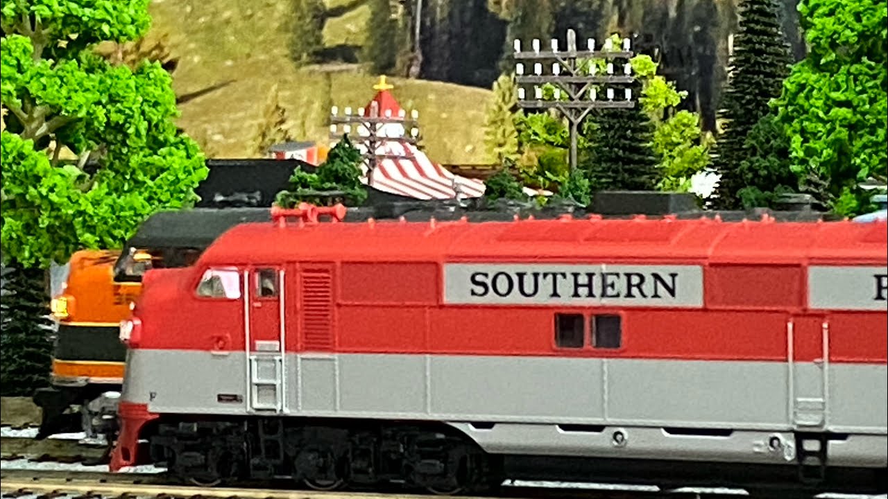 Trk_ON 456: Thursday Morning Roll-By HO Scale Late Steam & Early Diesel ...