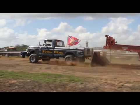 Southern General Pulling at Diesels In The Swamp 2018 - YouTube