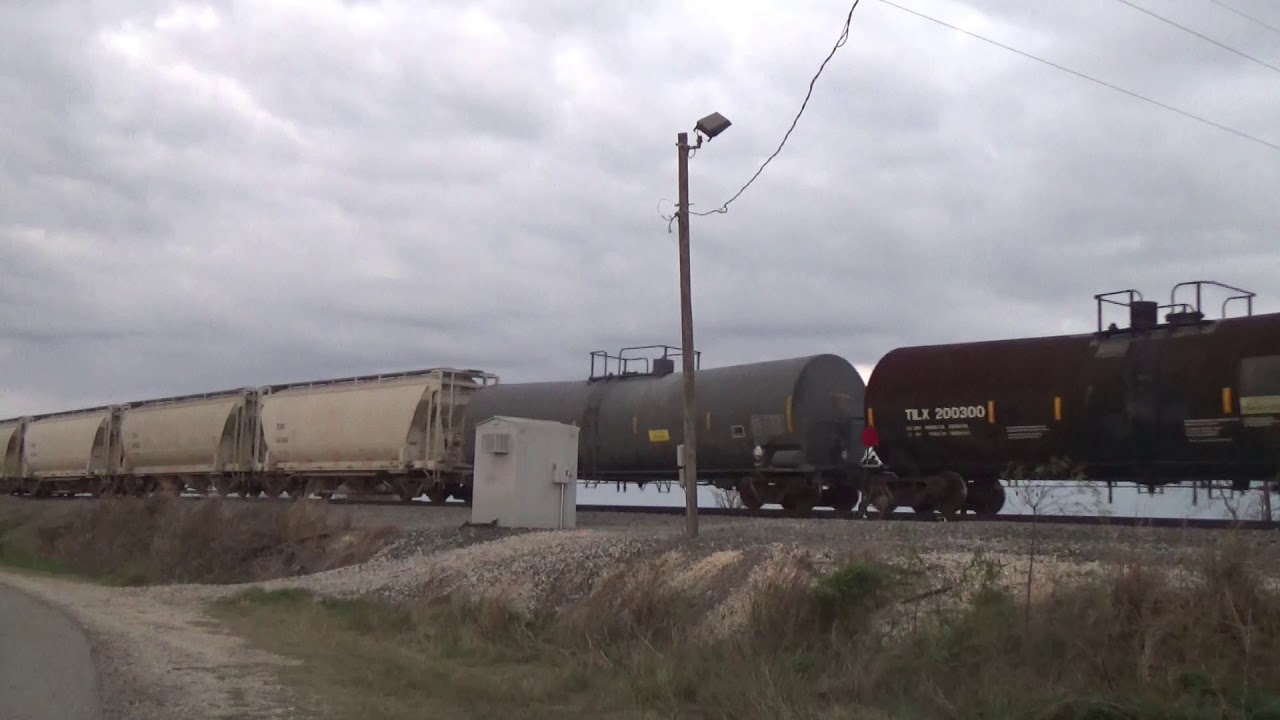 UP #8256 Leads MCCHO-16 - YouTube