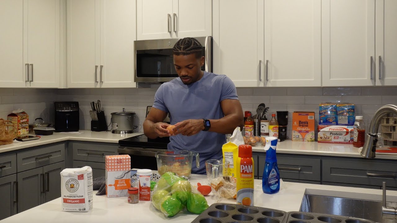 Cooking With Geno!! | Apple Crisp Cookie Cups!! - YouTube