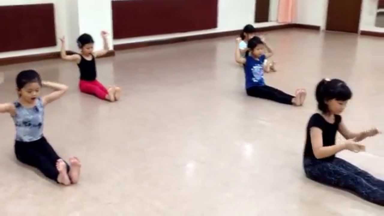 ISTD Modern Grade 1- Magic Feet - YouTube