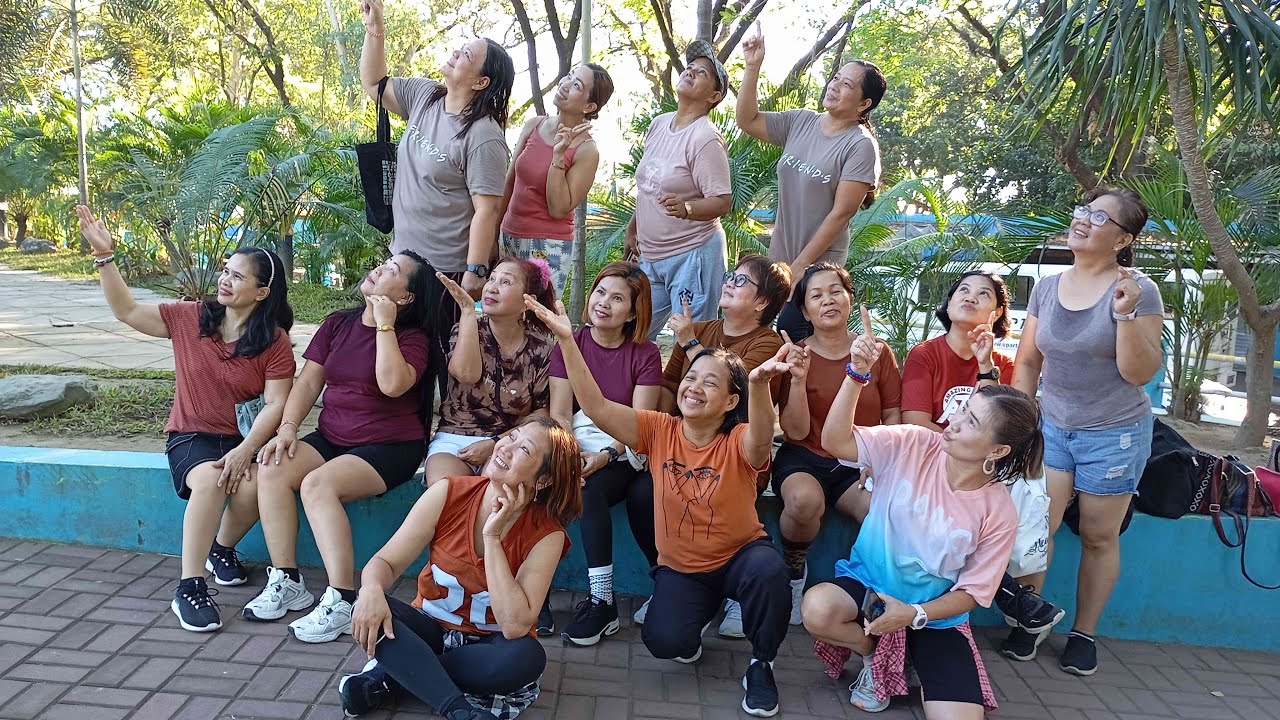 Meren Santiago is live! zumba dance workout morning routine team azl have a wonderful time - YouTube