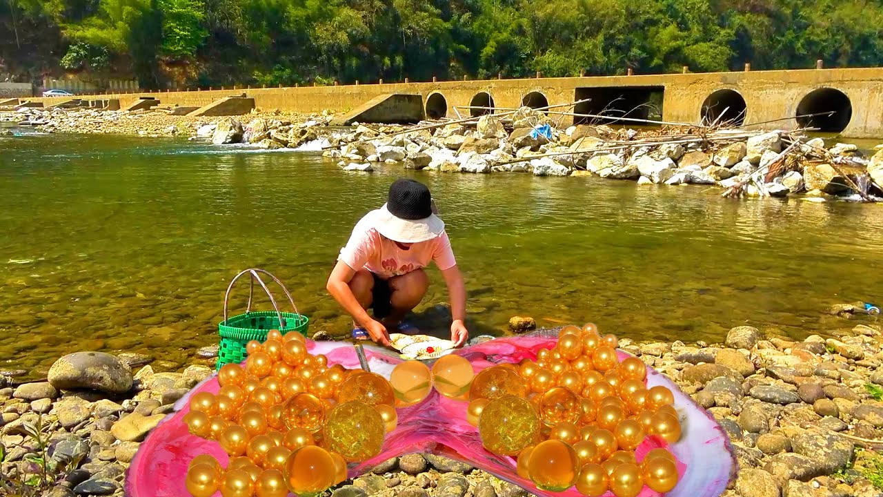 The nine toothed rake is stable when fishing for river clams, and I ...