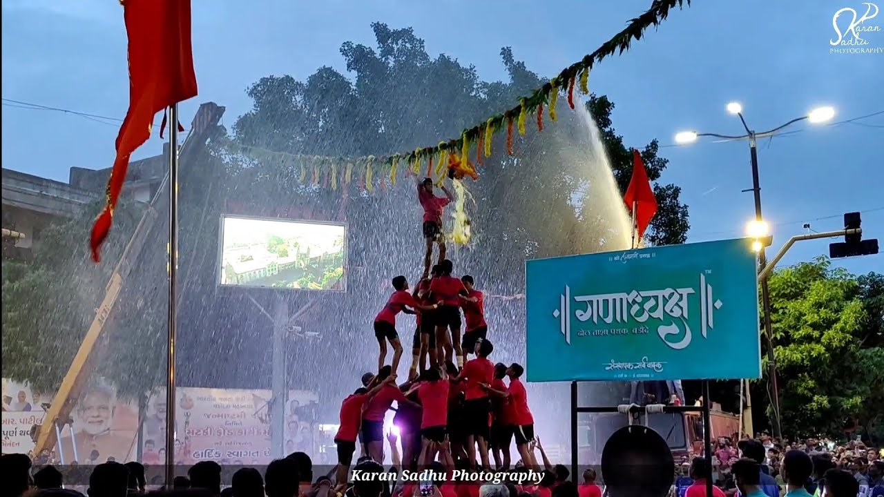Dahi Handi 2022 !! Matki Fod 2022 at Vadodara Market Char Rasta ...