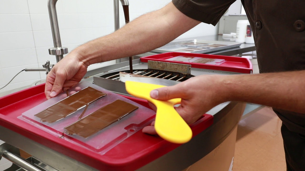 Video dosing chocolate bars with PT-75 from Perfect Choco - YouTube