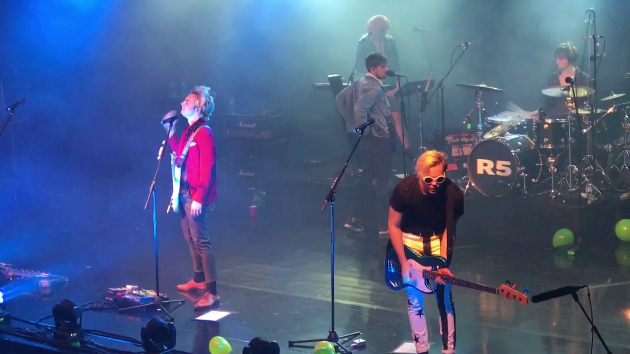 (I can't) forget about you - R5 New Addictions Tour - São Paulo 2017 ...