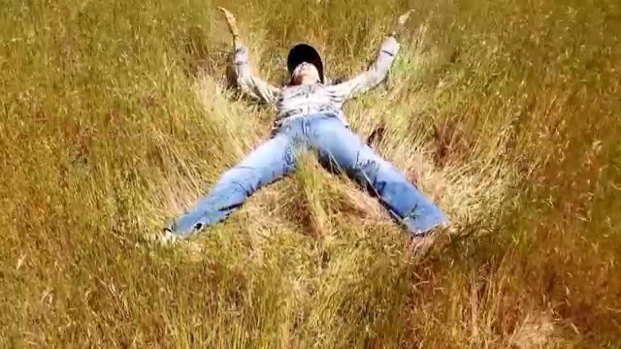 Angel in the grass... my backyard... 222 - YouTube