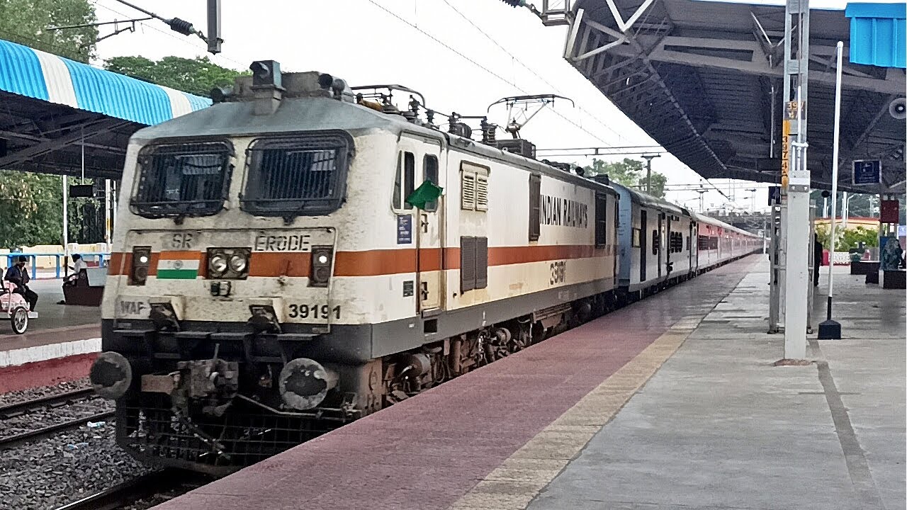 The Dangerous WAP-7 Attacked Tenali Junction Shalimar Express vs ...