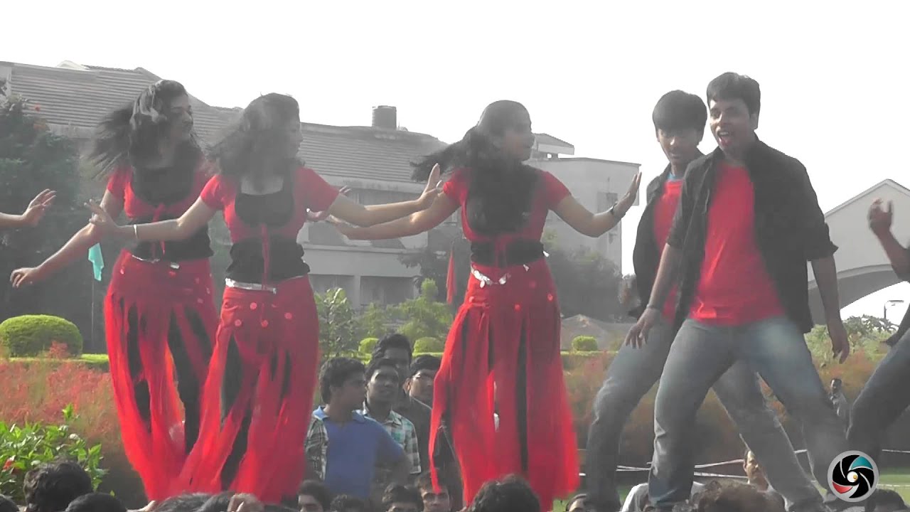 BITS-Goa Dance Club Perfomance at Waves 2012 - YouTube