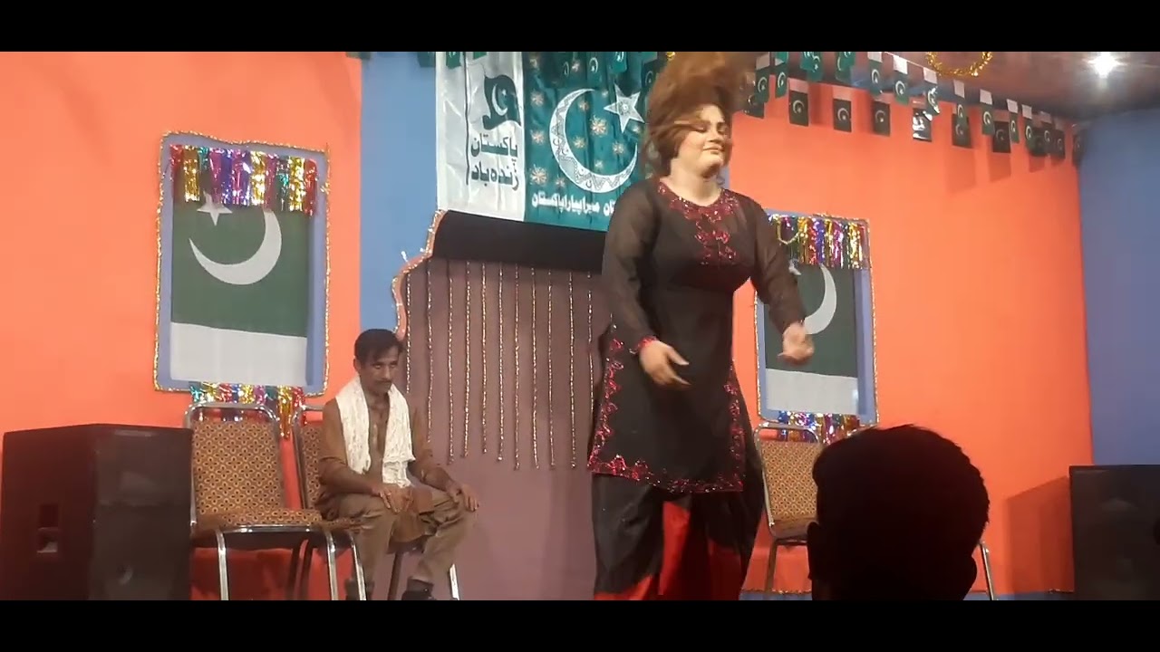 Meerab shah nice song performers Sanam theatre - YouTube