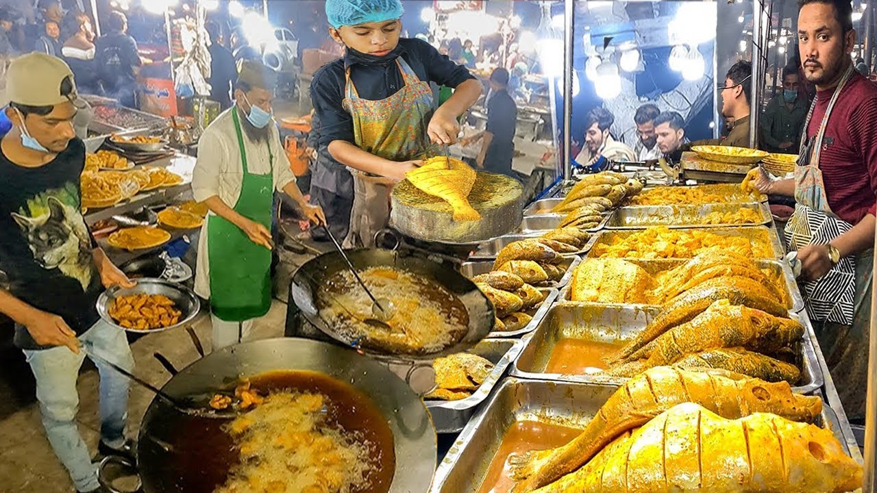 BALOCHI FRIED FISH & GRILLED FISH AT KHAN QUETTA FISH POINT | SPICY ...
