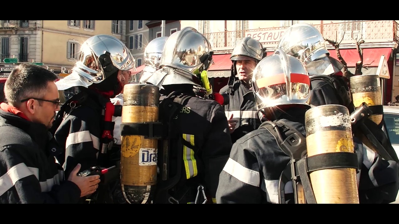 Teaser - Métiers d'Urgence - Sapeurs-Pompiers, une semaine au cœur de l ...