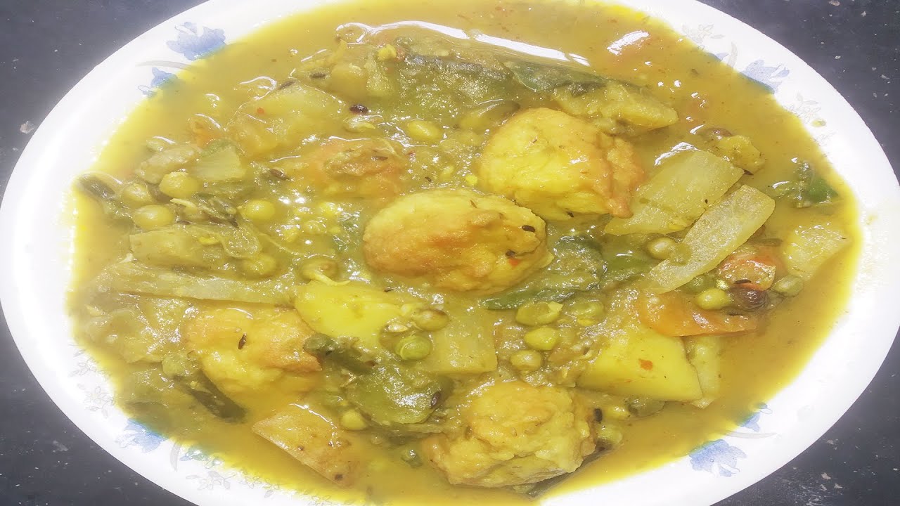 ফাইনালি পেঁয়াজের বড়ি দিয়ে সাতমিশালী তরকারি রান্না করলাম ।piyajer ...