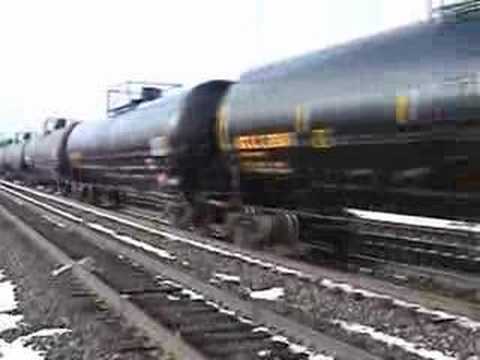 CSX Tank Car Train at Buffalo-Depew NY, strange horn! - YouTube