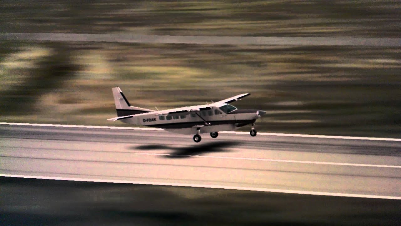 Cessna 208 landing with light turbulence - YouTube