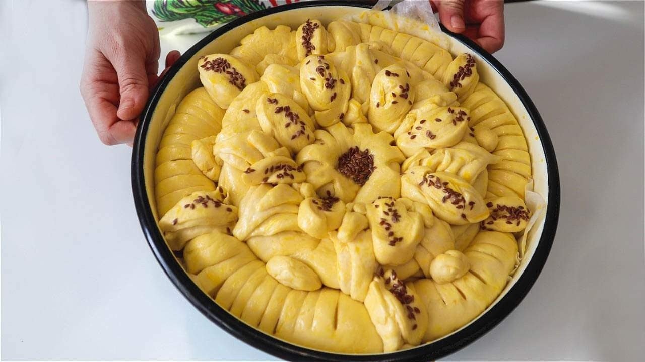 Svečana božićna pogača - Lisnata pogača -Božićna Česnica - YouTube