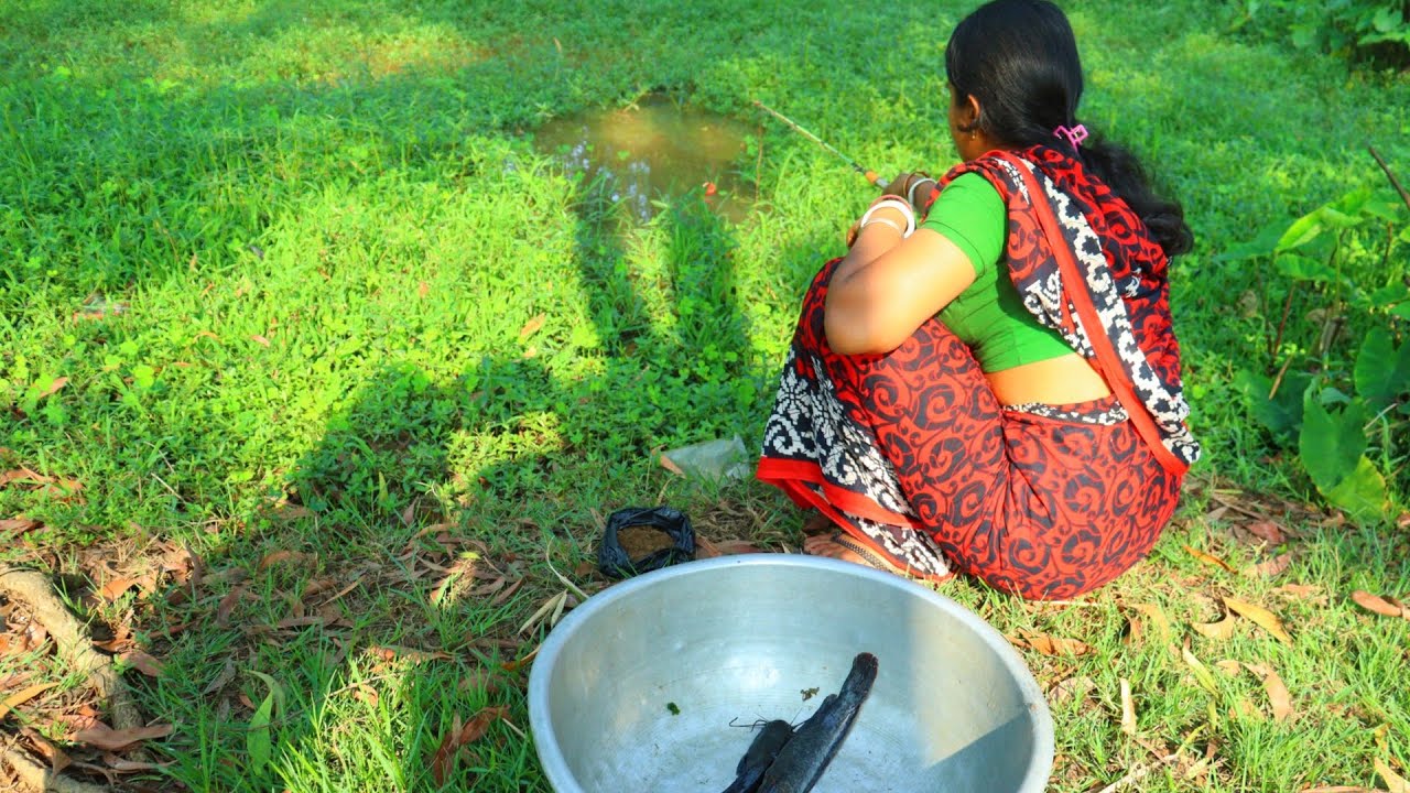 Unique Hook Fishing |🎣🐬Technique In Mud Water In Village Lady Big ...