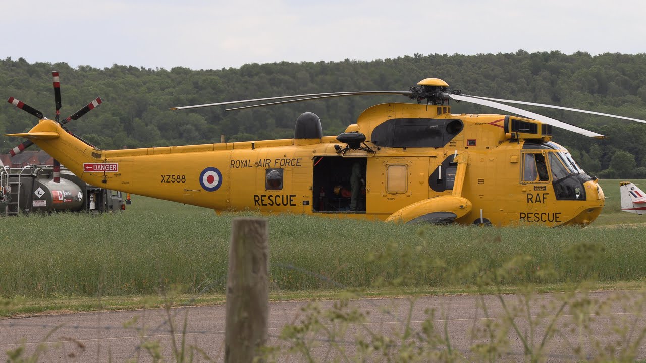Westland Sea King HAR3 XZ588 - YouTube