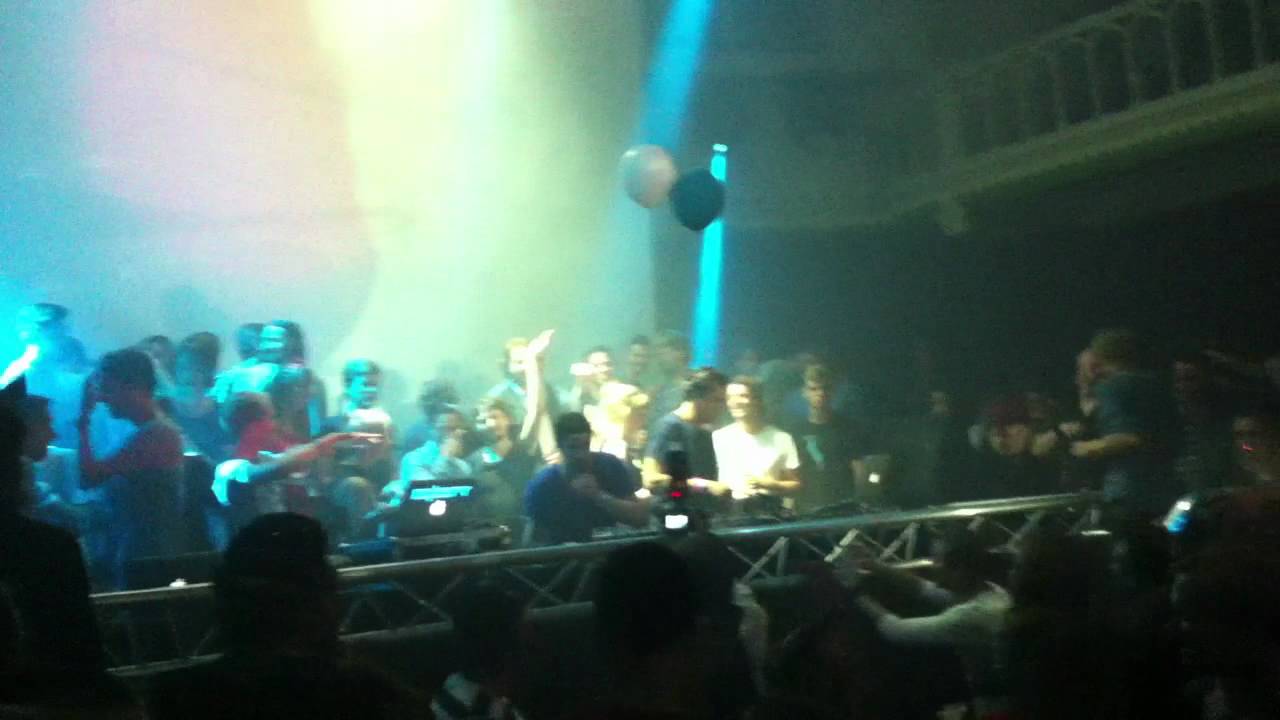 Terry Toner & Her Arter start their set @ 10 Year Anniversary ...