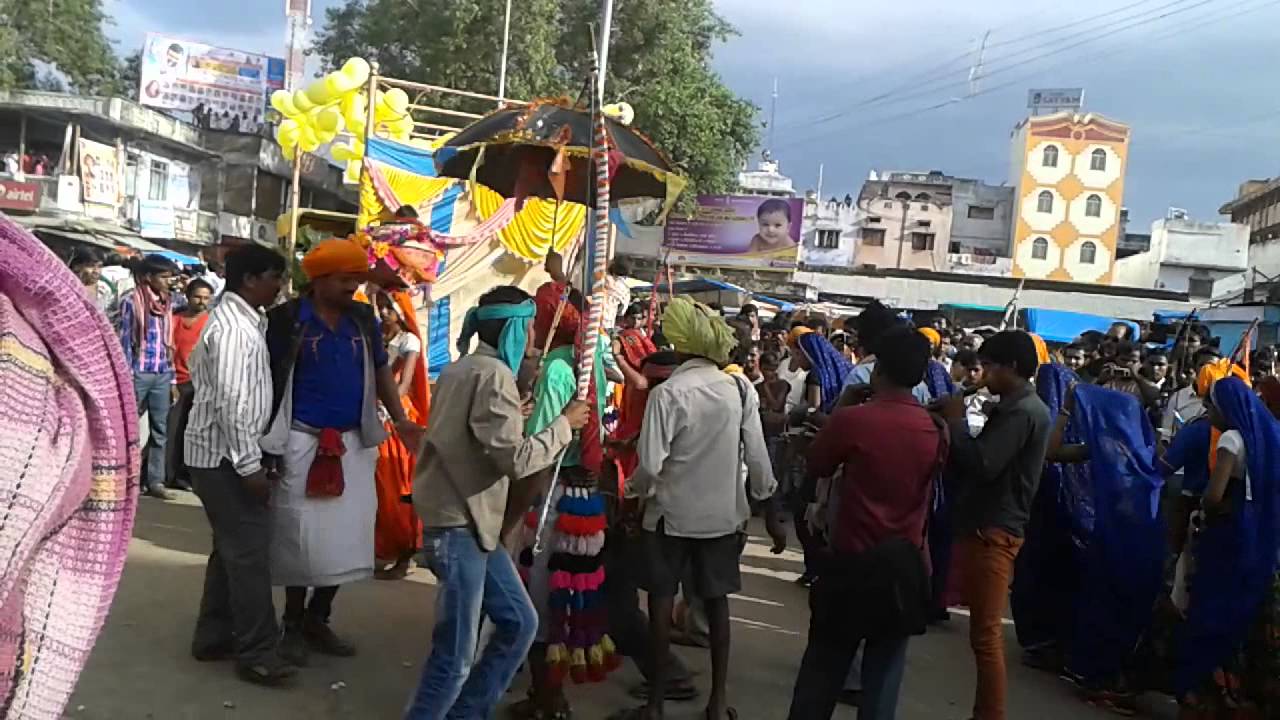 Barwani tribal dance - YouTube
