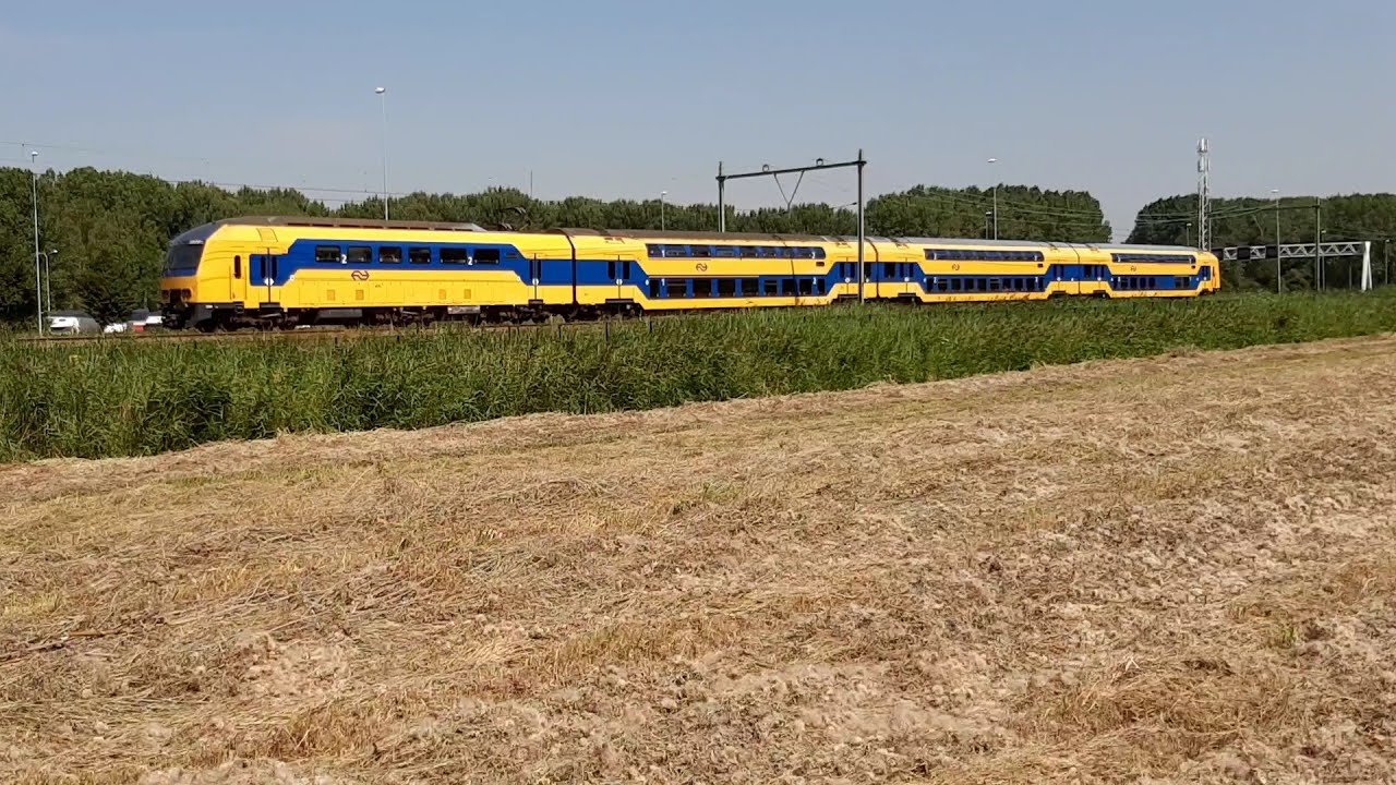 DDZ 7526 als trein 2044 van Amersfoort naar Den Haag bij Zoetermeer, 09 ...