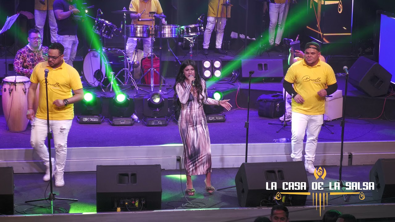 Honda y costumbres - Brunella y Orquesta - La casa de la Salsa - 18/09 ...