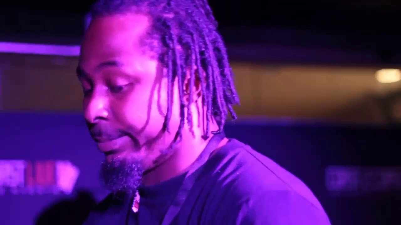 Yung Cuz Performs Nah FR - YouTube
