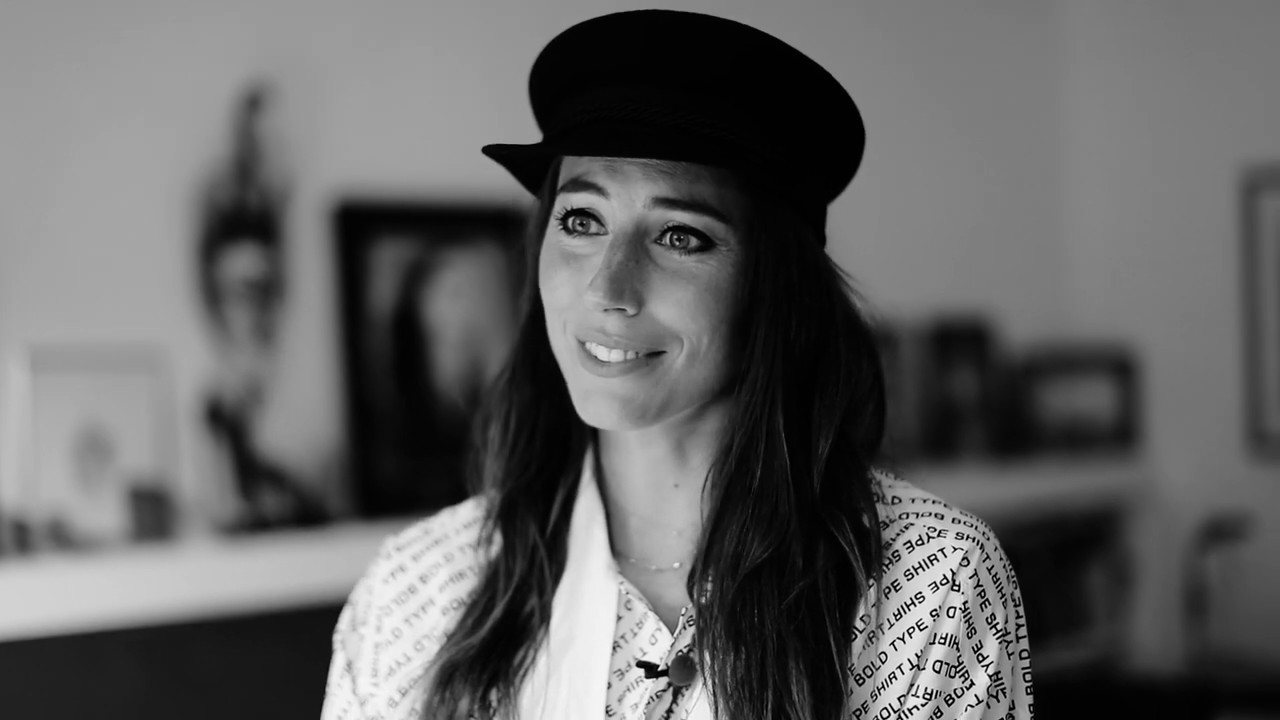 L'OFFICIEL NL's mysterious women... Iris Hond! - YouTube