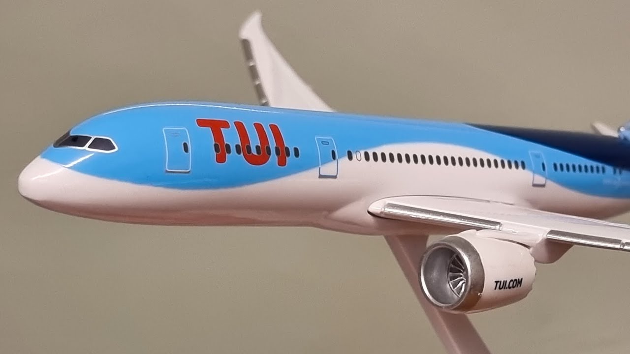 Tui UK Boeing 787 Dreamliner Premier Planes Review - YouTube