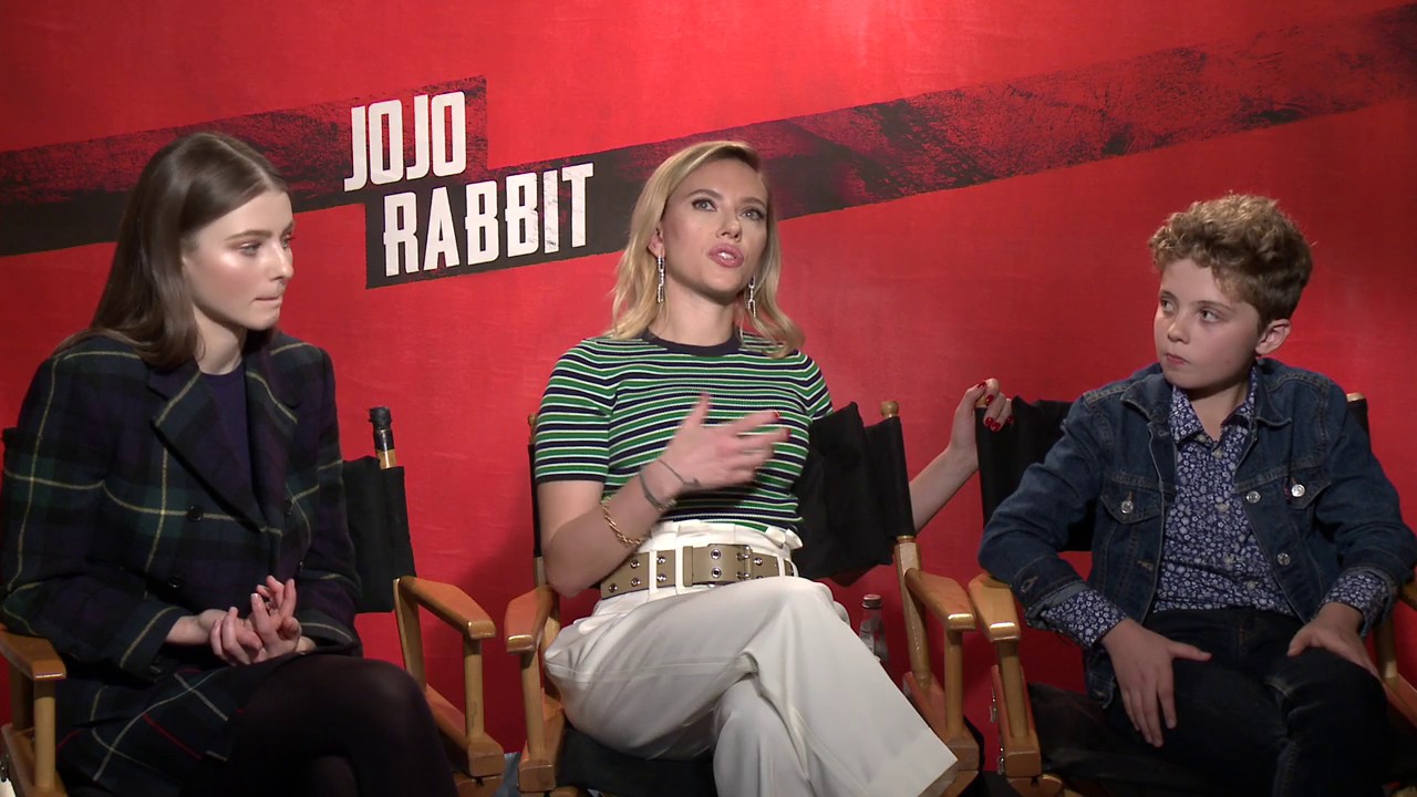 "JOJO RABBITT" Thomasin McKenzie, Scarlett Johansson & Roman Griffin ...