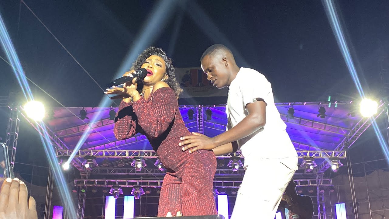 Betinah Namukasa at Okwepicha Concert in Lugogo - YouTube