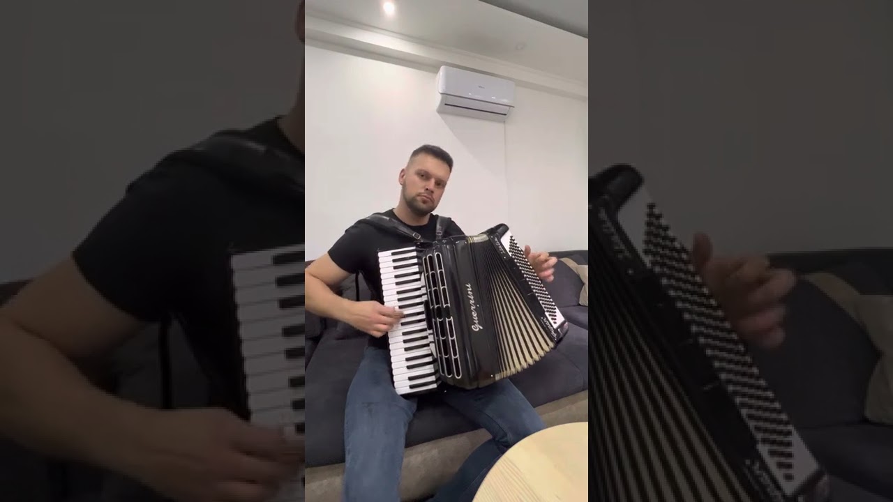 Guerrini Super Italia 3-glas, 120bas - YouTube