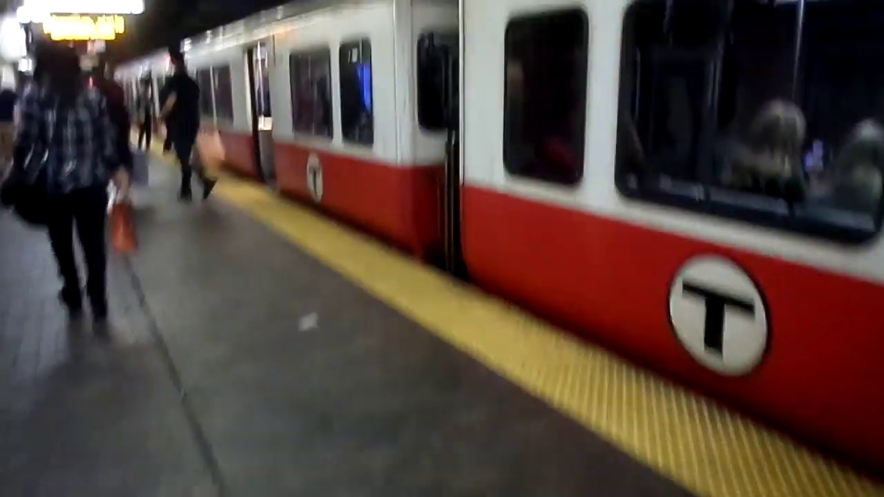 Riding the MBTA Red Line (Ashmont Bound) from Kendall/MIT to Downtown ...