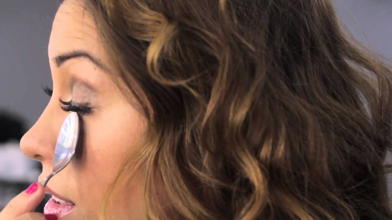 How to Keep Your Eyes Looking Fresh : Beauty Rituals & Tips - YouTube