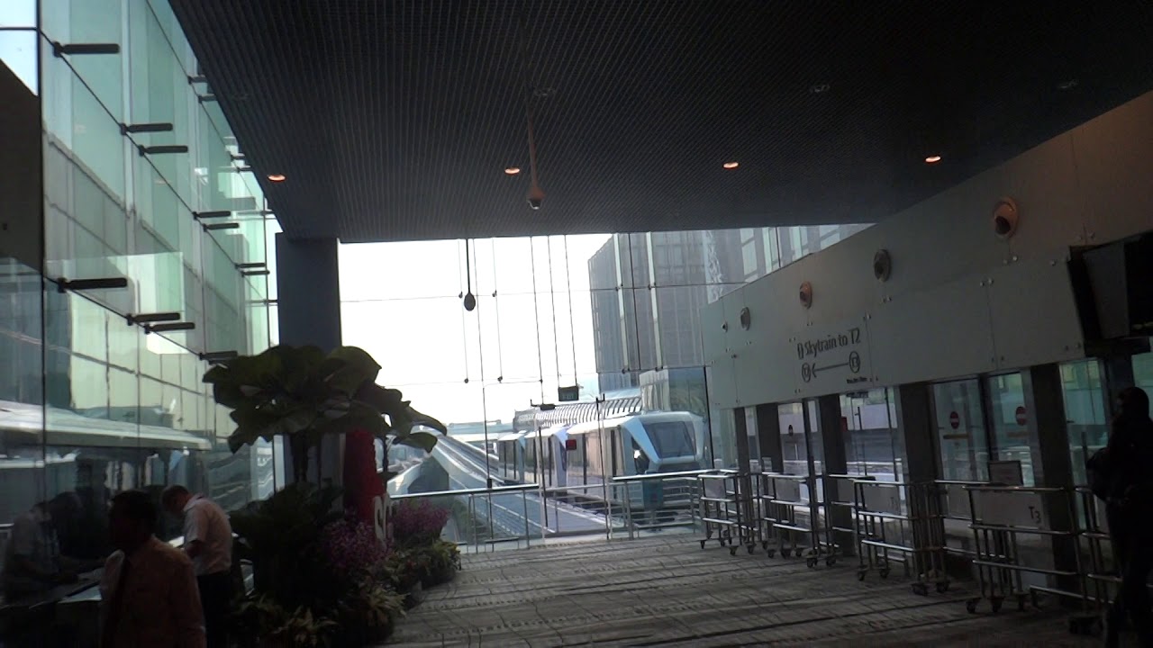 Mitsubishi Crystal Mover (Changi Airport Skytrain) - Arriving Terminal ...