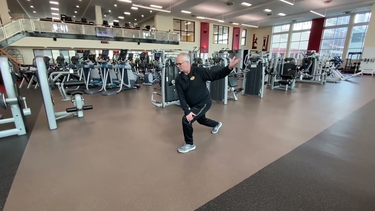 Lunge Stretch with Pull - YouTube